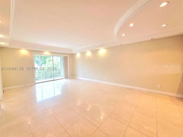 2 Br, 2 bath, Condo 1400 NE 57th Ct