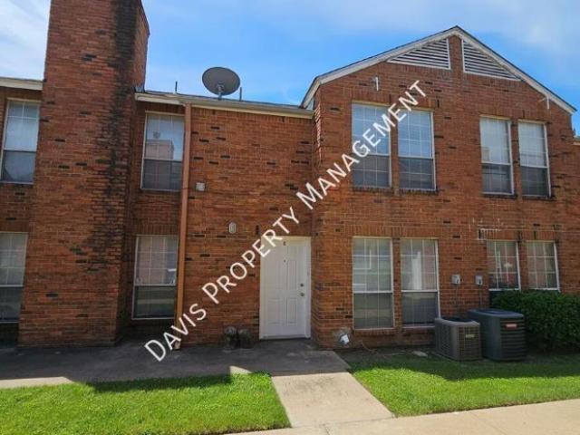2 Br, 2 bath, Condo 1400 Darr