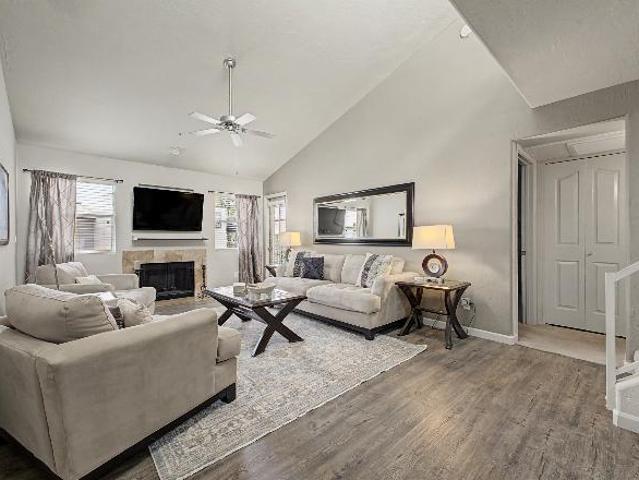 2 Br, 2 bath, Condo 14145 N 92nd St
