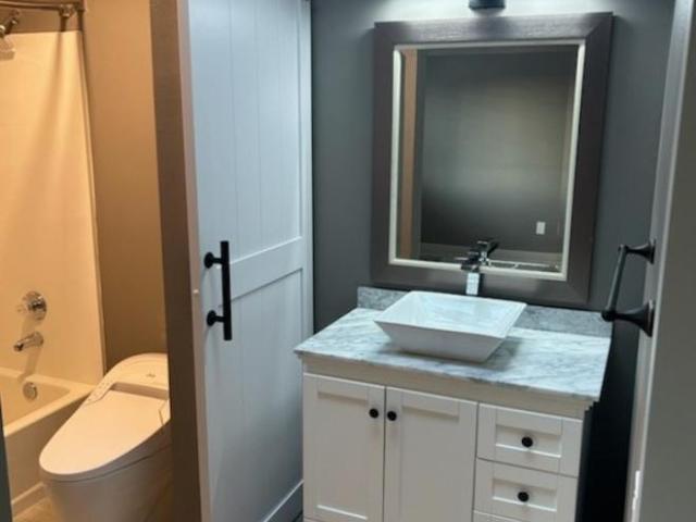 2 Br, 2 bath, Condo 1410 W Casino Rd
