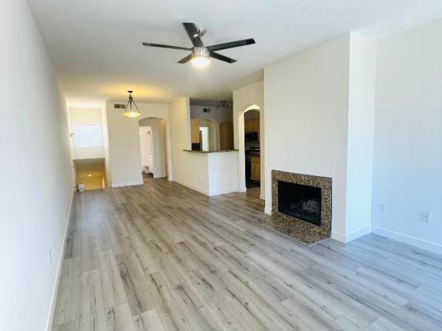 2 Br, 2 bath, Condo 1411 E Orangewood Ave