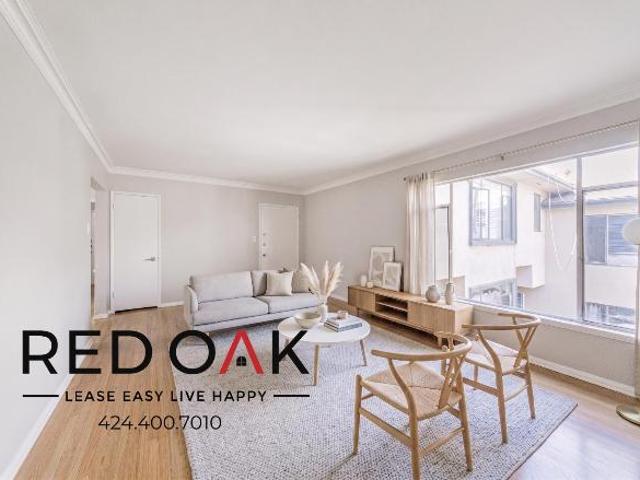 2 Br, 2 bath, Condo 1427 N Laurel Ave