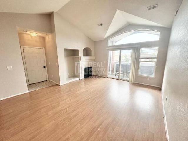 2 Br, 2 bath, Condo 14211 E 1st Dr