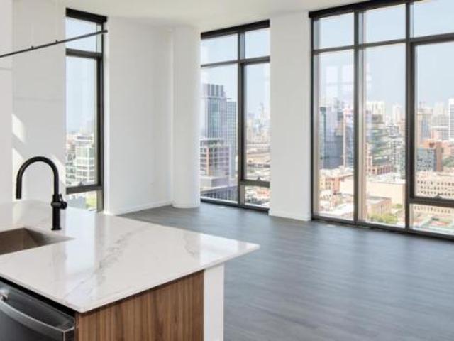 2 Br, 2 bath, Condo 142 N Aberdeen