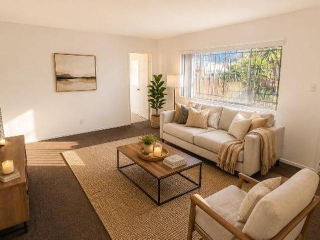 2 Br, 2 bath, Condo 1433 W 84th Pl