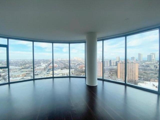 2 Br, 2 bath, Condo 1449 N Halsted
