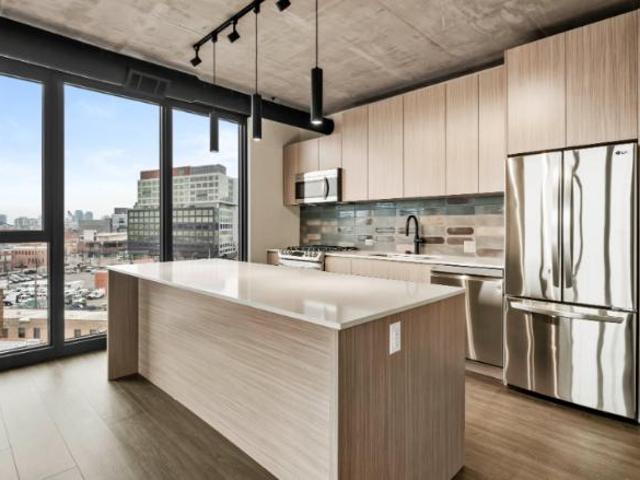 2 Br, 2 bath, Condo 1450 W Washington