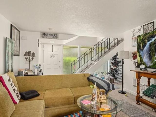 2 Br, 2 bath, Condo 14526 NE 6th Pl