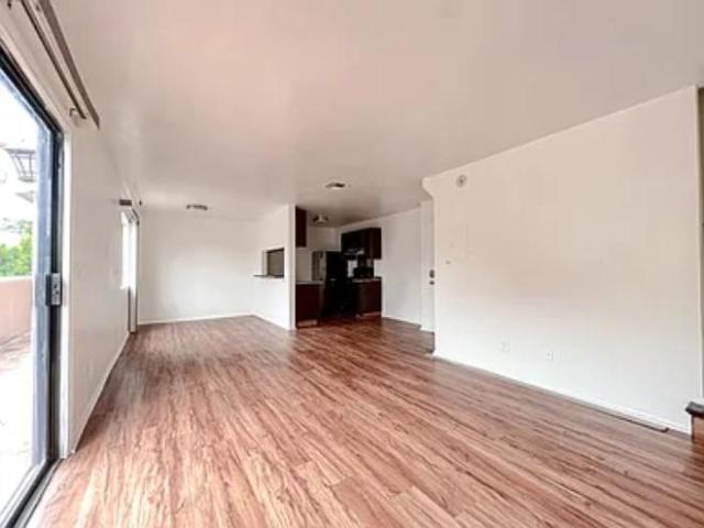 2 Br, 2 bath, Condo 14746 Delano St