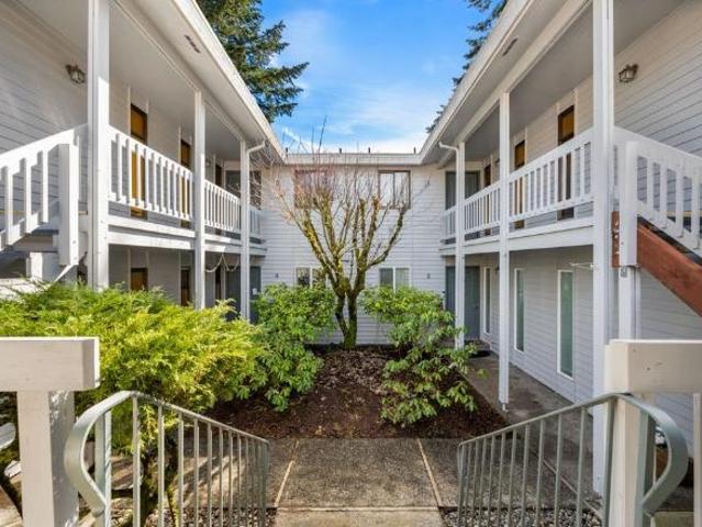 2 Br, 2 bath, Condo 1471 Rainier Court