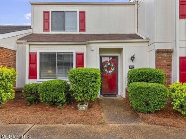 2 Br, 2 bath, Condo 147 Lakebend Circle