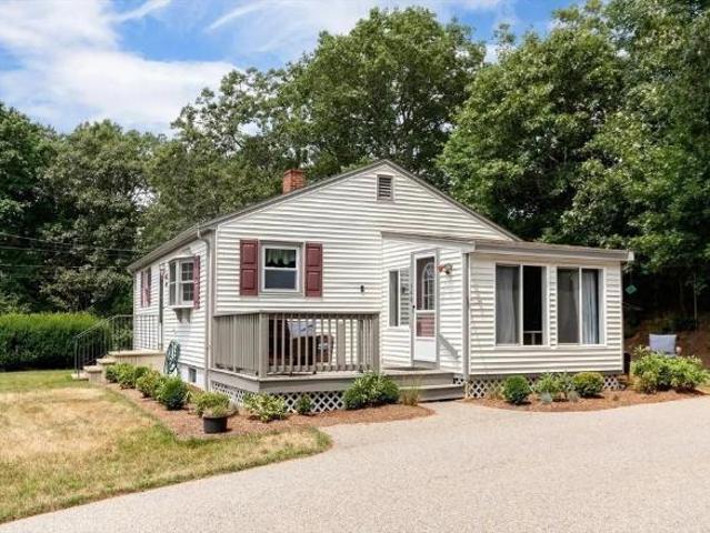 2 Br, 2 bath, Condo 148 Billington St