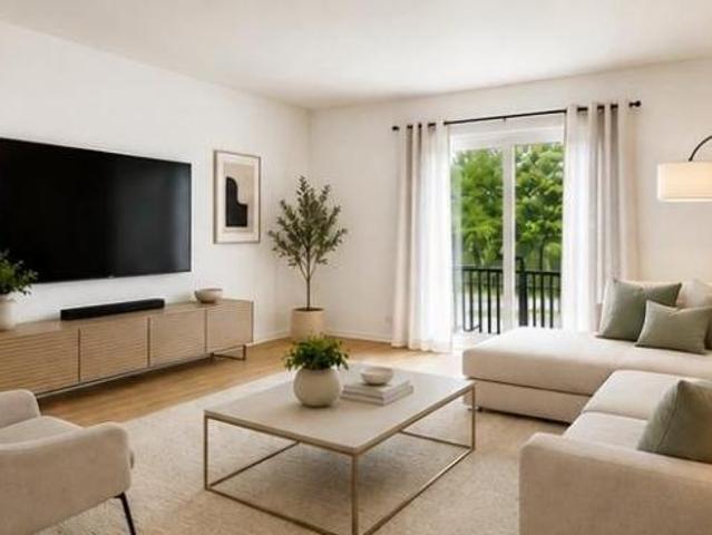 2 Br, 2 bath, Condo 148 Green Bay Rd