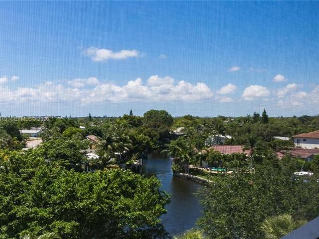 2 Br, 2 bath, Condo 14 Royal Palm Way