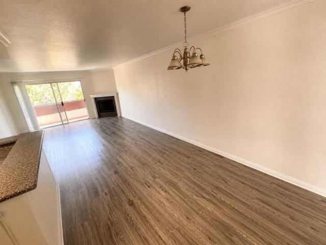 2 Br, 2 bath, Condo 15009 Moorpark