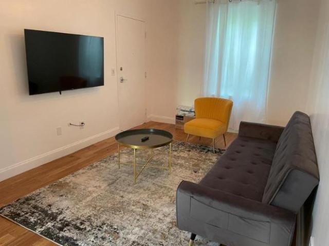 2 Br, 2 bath, Condo 1500 Meridian