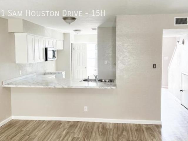 2 Br, 2 bath, Condo 1501 Sam Houston Drive