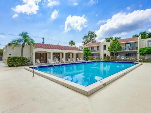 2 Br, 2 bath, Condo 150 Pineview Rd