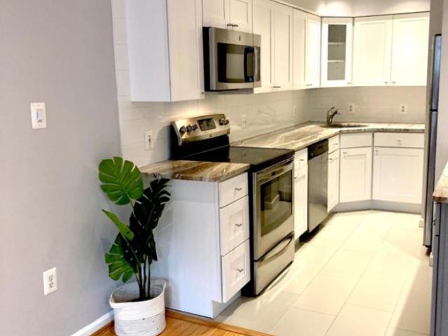 2 Br, 2 bath, Condo 1525 A Street SE