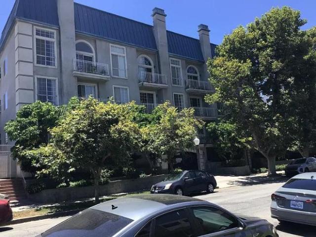 2 Br, 2 bath, Condo 15270 Sutton St