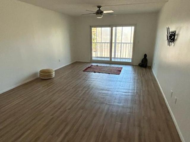 2 Br, 2 bath, Condo 1540 Glen Oaks Drive E