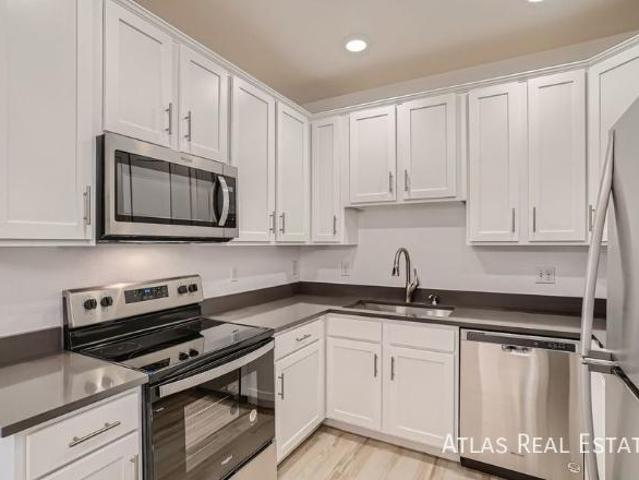 2 Br, 2 bath, Condo 15504 E Arizona Avenue