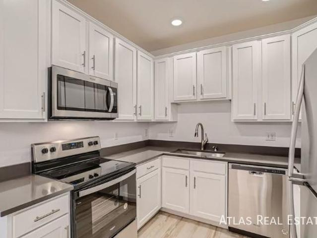2 Br, 2 bath, Condo 15504 E Arizona Avenue
