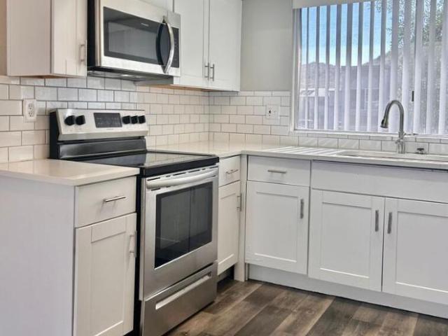 2 Br, 2 bath, Condo 1553 W Mercer Lane