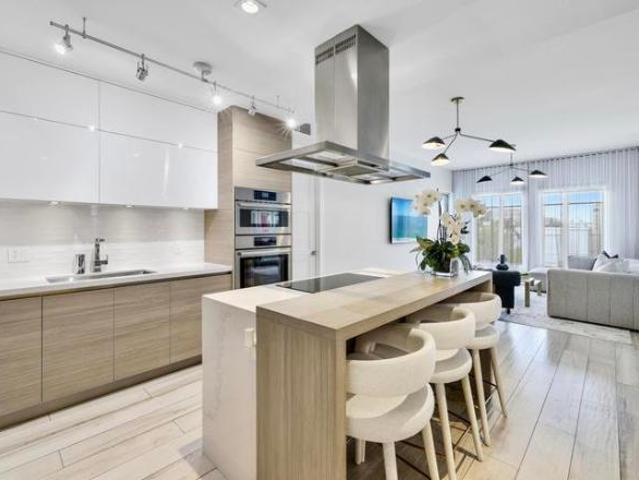 2 Br, 2 bath, Condo 155 E Boca Raton Road