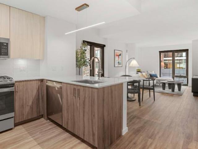 2 Br, 2 bath, Condo 155 N Aberdeen St