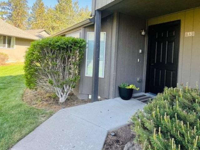 2 Br, 2 bath, Condo 155 NE Craven