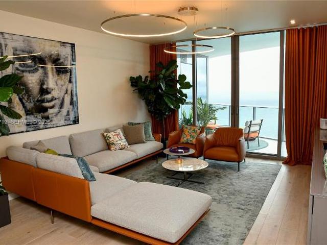 2 Br, 2 bath, Condo 15701 Collins Ave