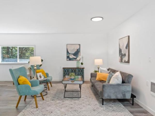 2 Br, 2 bath, Condo 15723 173rd Ave NW