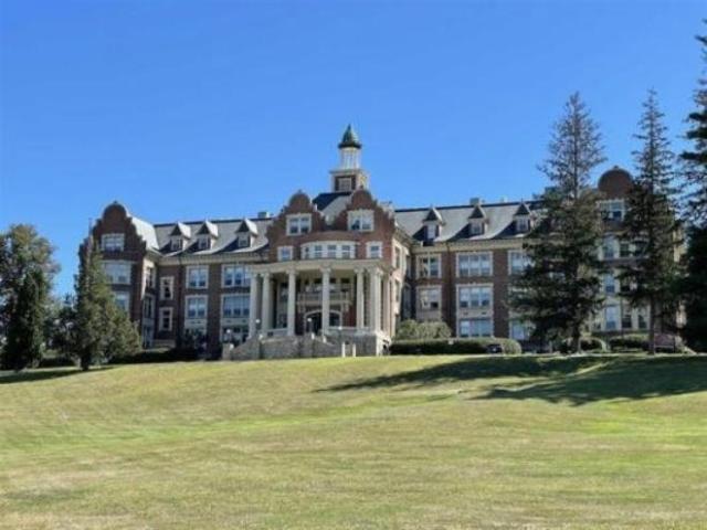 2 Br, 2 bath, Condo 15 Mount St Mary&apos s Way