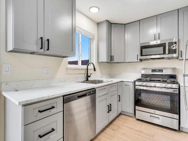 2 Br, 2 bath, Condo 1618 Banyan Drive