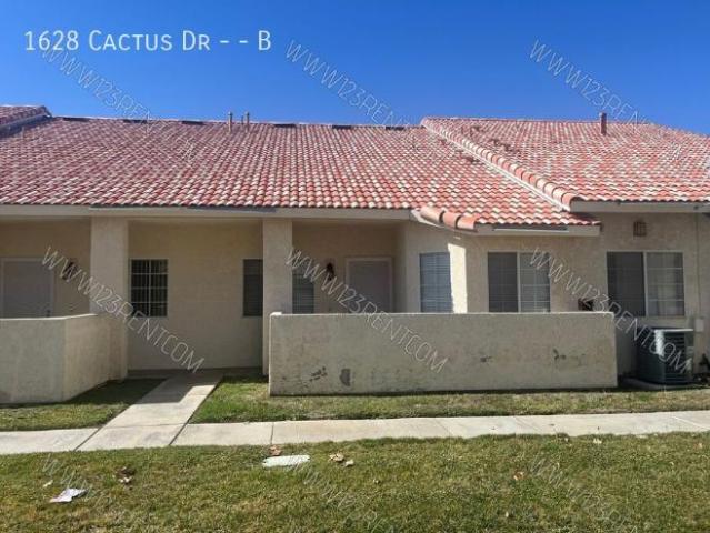 2 Br, 2 bath, Condo 1628 Cactus Dr