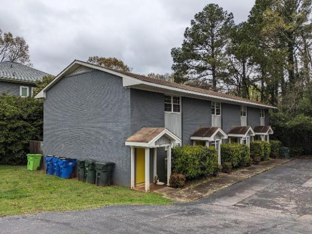 2 Br, 2 bath, Condo 1620 Crest Rd