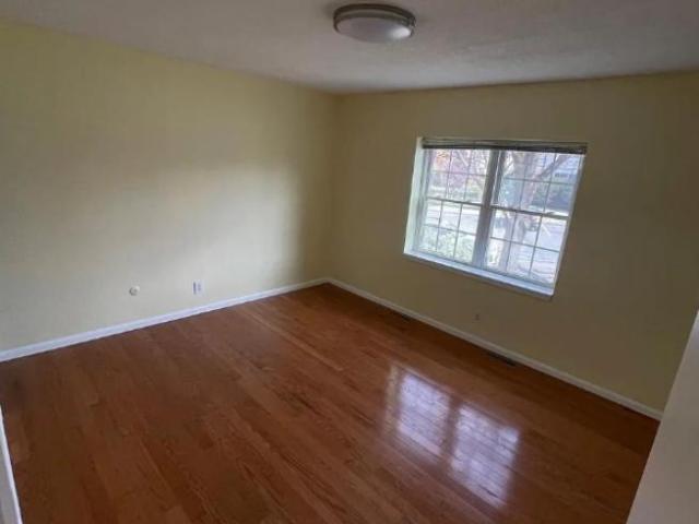 2 Br, 2 bath, Condo 162 Lake Shore Rd