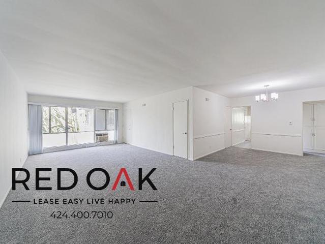 2 Br, 2 bath, Condo 1632 N Laurel Ave