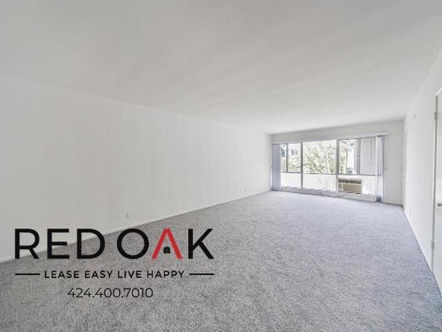 2 Br, 2 bath, Condo 1632 N Laurel Ave