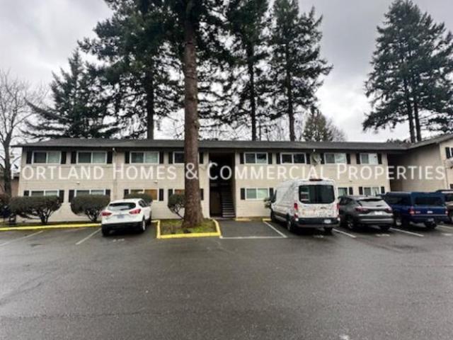 2 Br, 2 bath, Condo 1640 SE 162nd Ave