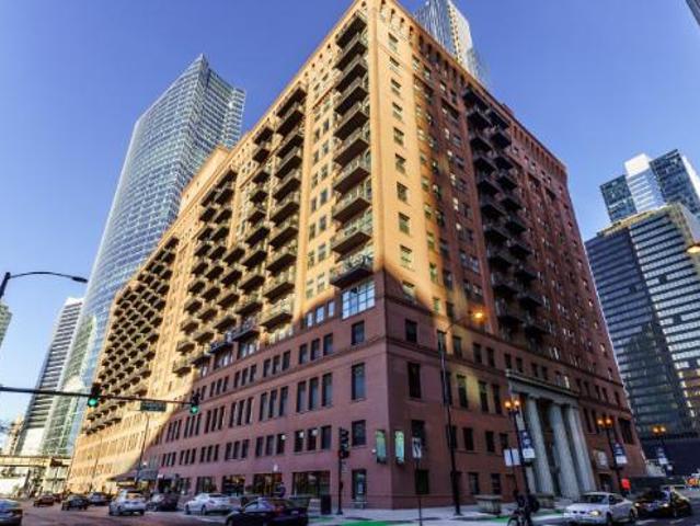2 Br, 2 bath, Condo 165 N Canal St