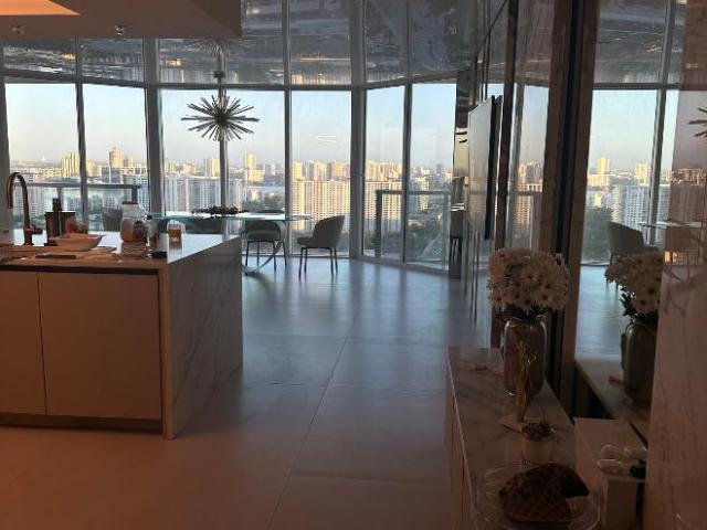 2 Br, 2 bath, Condo 16699 Collins Ave