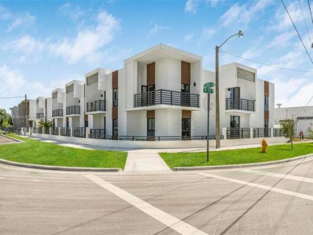 2 Br, 2 bath, Condo 16955 Sw 100 Ave
