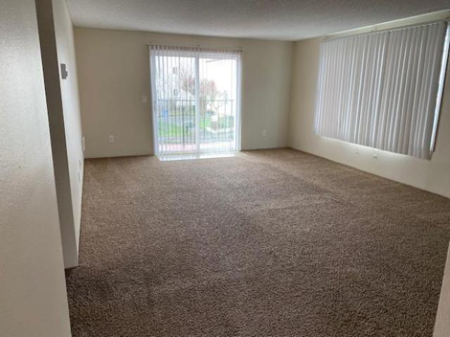 2 Br, 2 bath, Condo 16964 Se Stark St