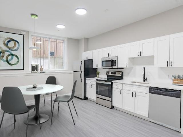 2 Br, 2 bath, Condo 1707 Master Street