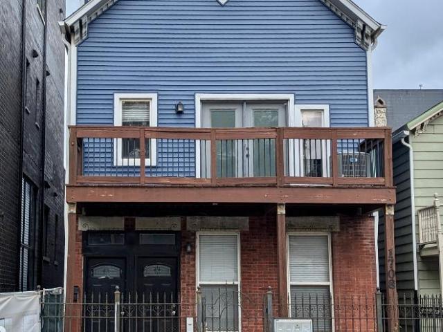 2 Br, 2 bath, Condo 1708 W Augusta Blvd