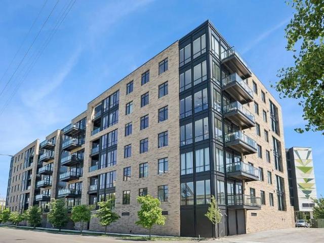 2 Br, 2 bath, Condo 1701 W Webster Street