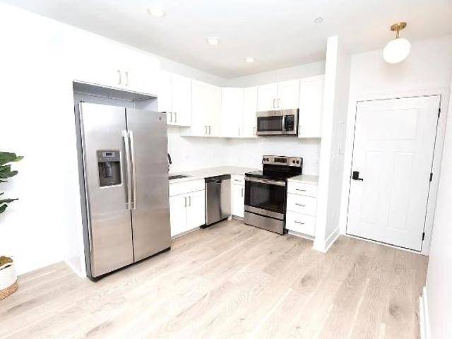 2 Br, 2 bath, Condo 1702 Light Street