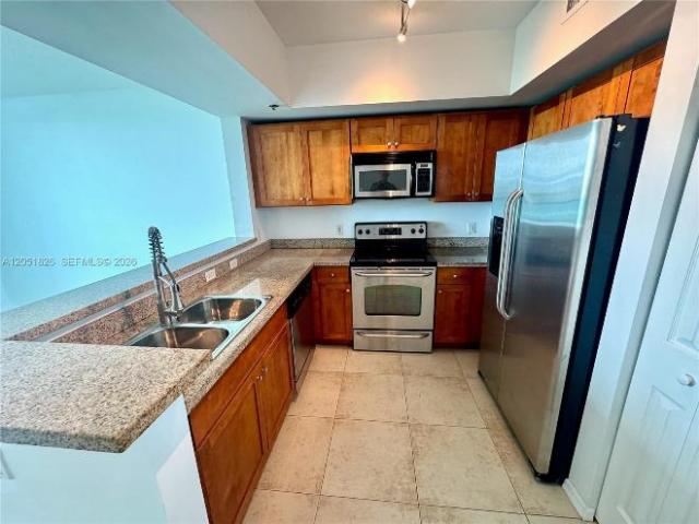 2 Br, 2 bath, Condo 1723 SW 2nd Ave